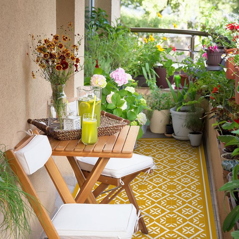 Tres estilos para decorar tu pequeño balcón - Blog Motif